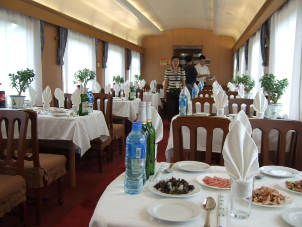 China Train Food and Beverages: Dining Car, food trolleys, Box Meals ...