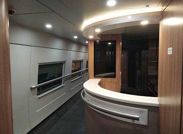 China Train Food and Beverages: Dining Car, food trolleys, Box Meals ...